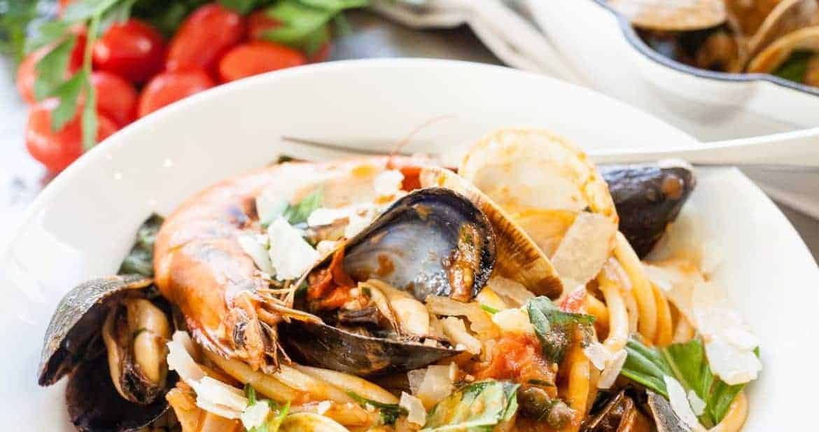 Seafood Pasta (Pasta di Frutti di Mare) | The Noshery