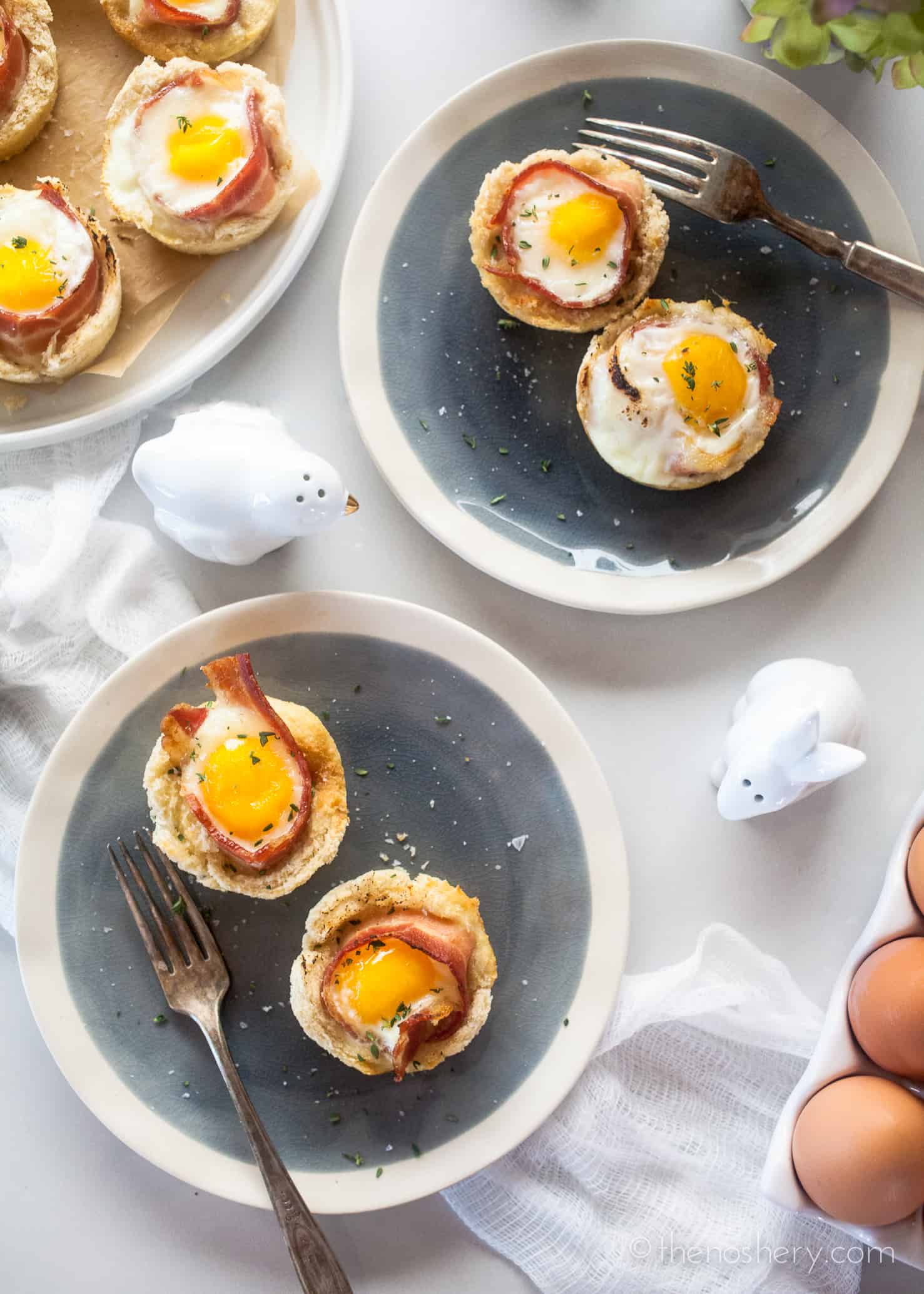 Bacon and Egg Toast Cups | A Brunch Essential | The Noshery